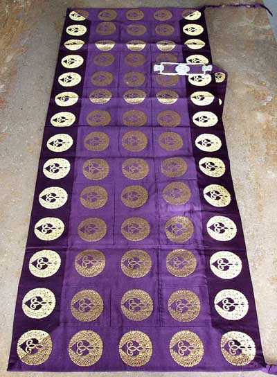 Buddhist Gojo Gesa (Kesa) Wisteria Mon Woven in real Gold.